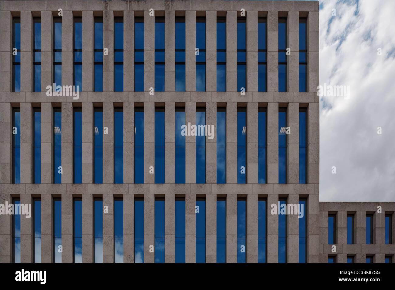 Tall narrow vertical light column hi-res stock photography and images ...