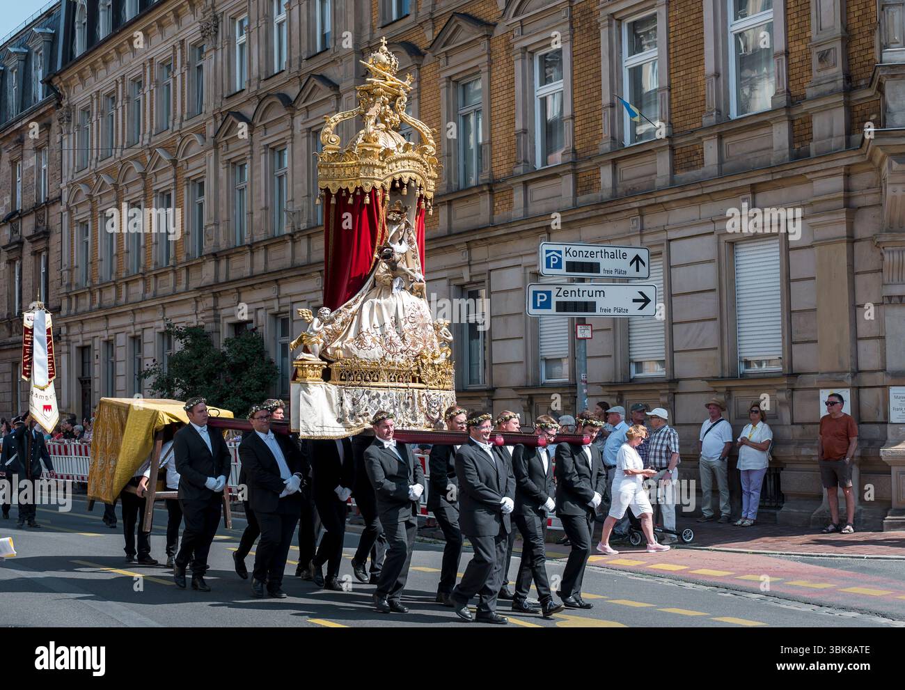 Bamberg, Germany. 19th June, 2025. Participants in the Corpus Christi ...