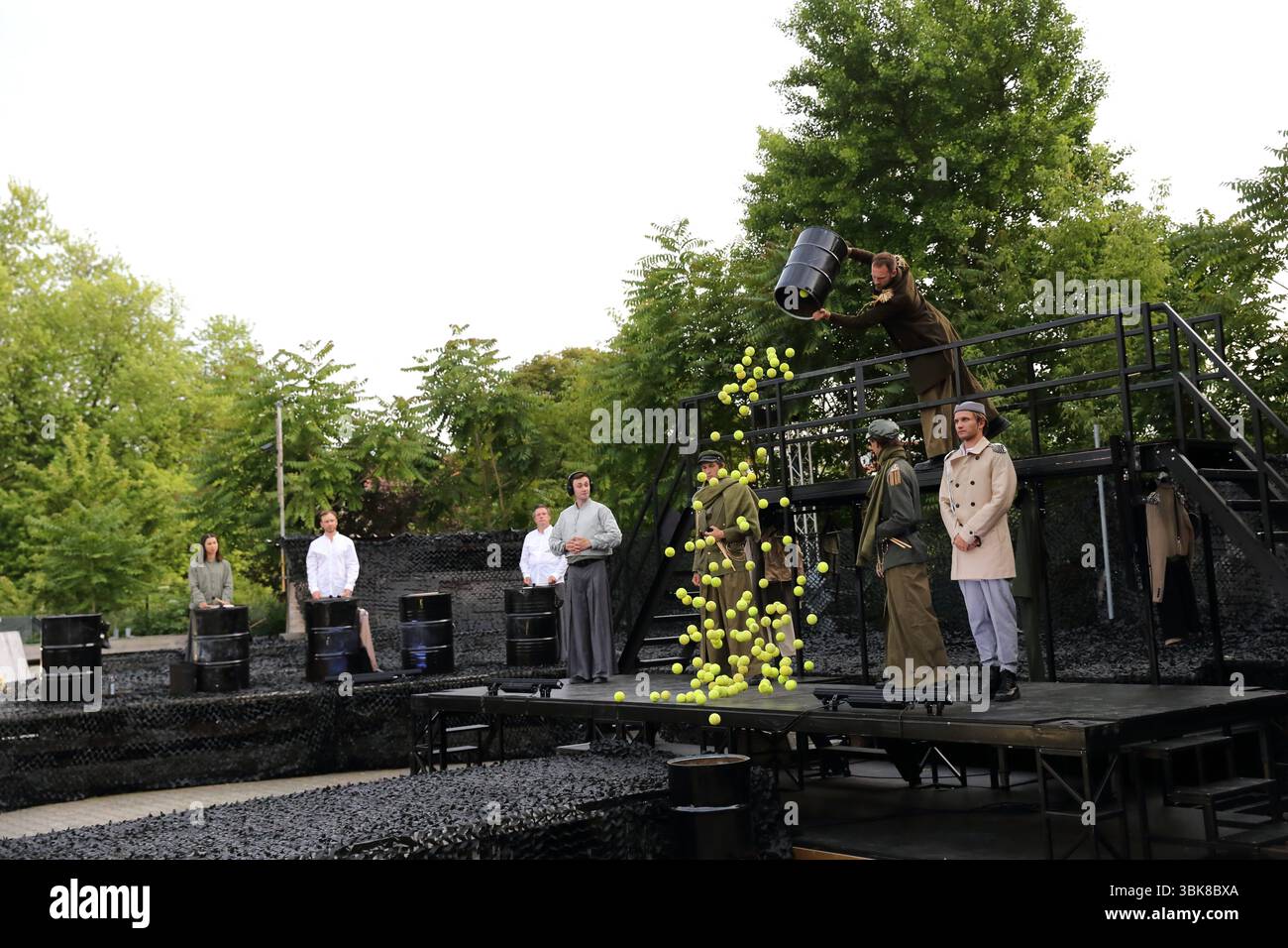 Alienor hi-res stock photography and images - Alamy