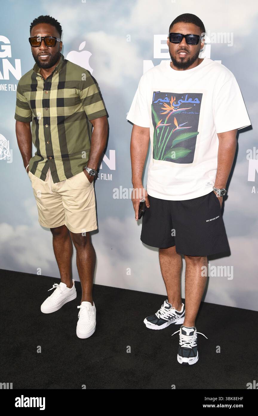 Michael 'Buck' Maris und Ashley Chin bei der Premiere des Apple iPhone ...