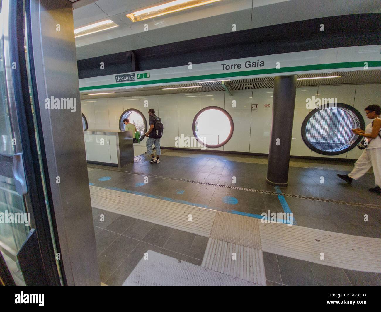 AN INTERNAL VIEW OF THE METRO LINE C Stock Photo - Alamy