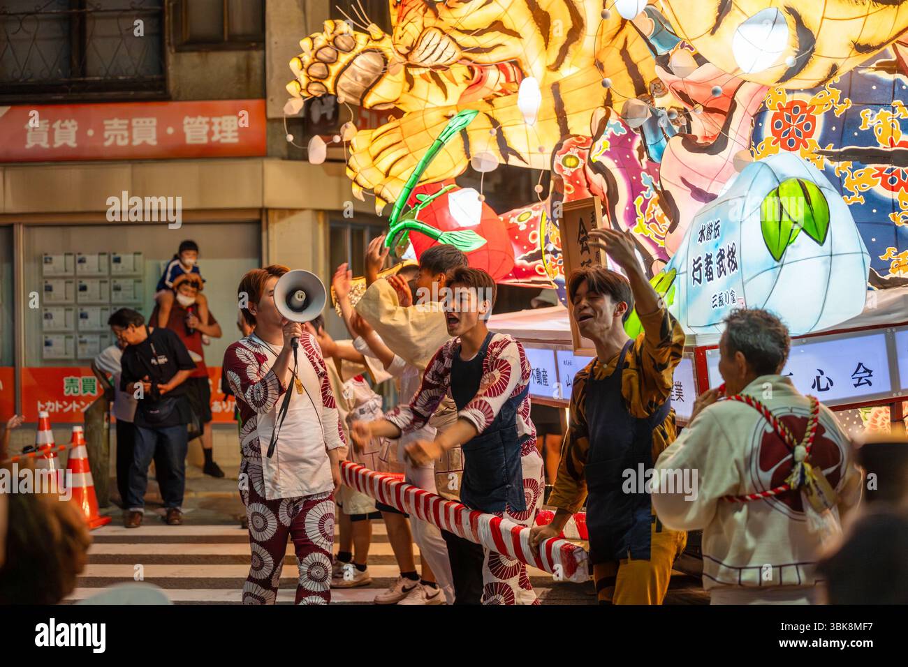 Japan summer festival parade pull float hi-res stock photography and ...