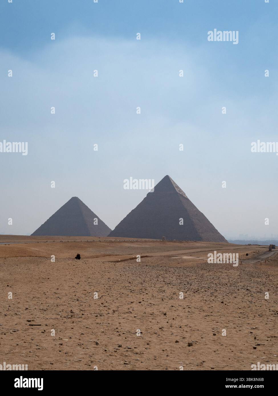 Egypt pyramids in night hi-res stock photography and images - Alamy