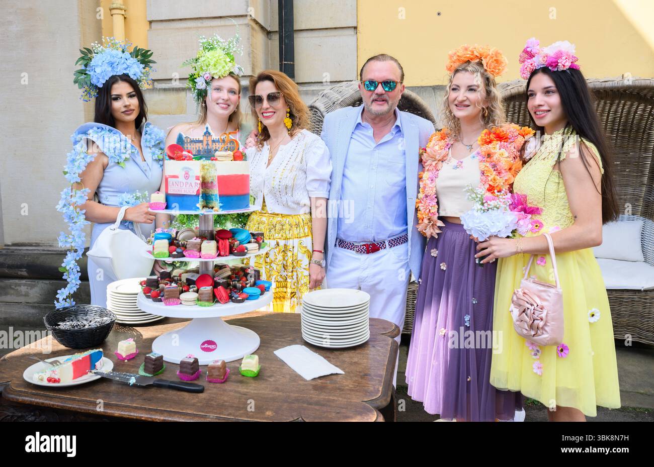 19 June 2025, Lower Saxony, Bückeburg: Alexander Prince of Schaumburg ...