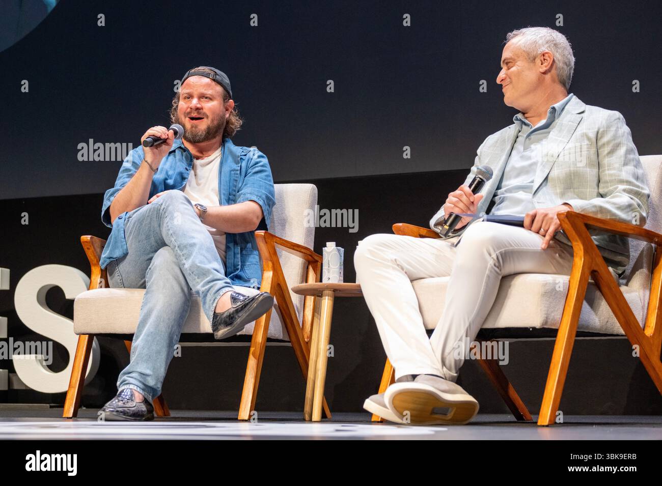 Brad stone bloomberg hi-res stock photography and images - Alamy