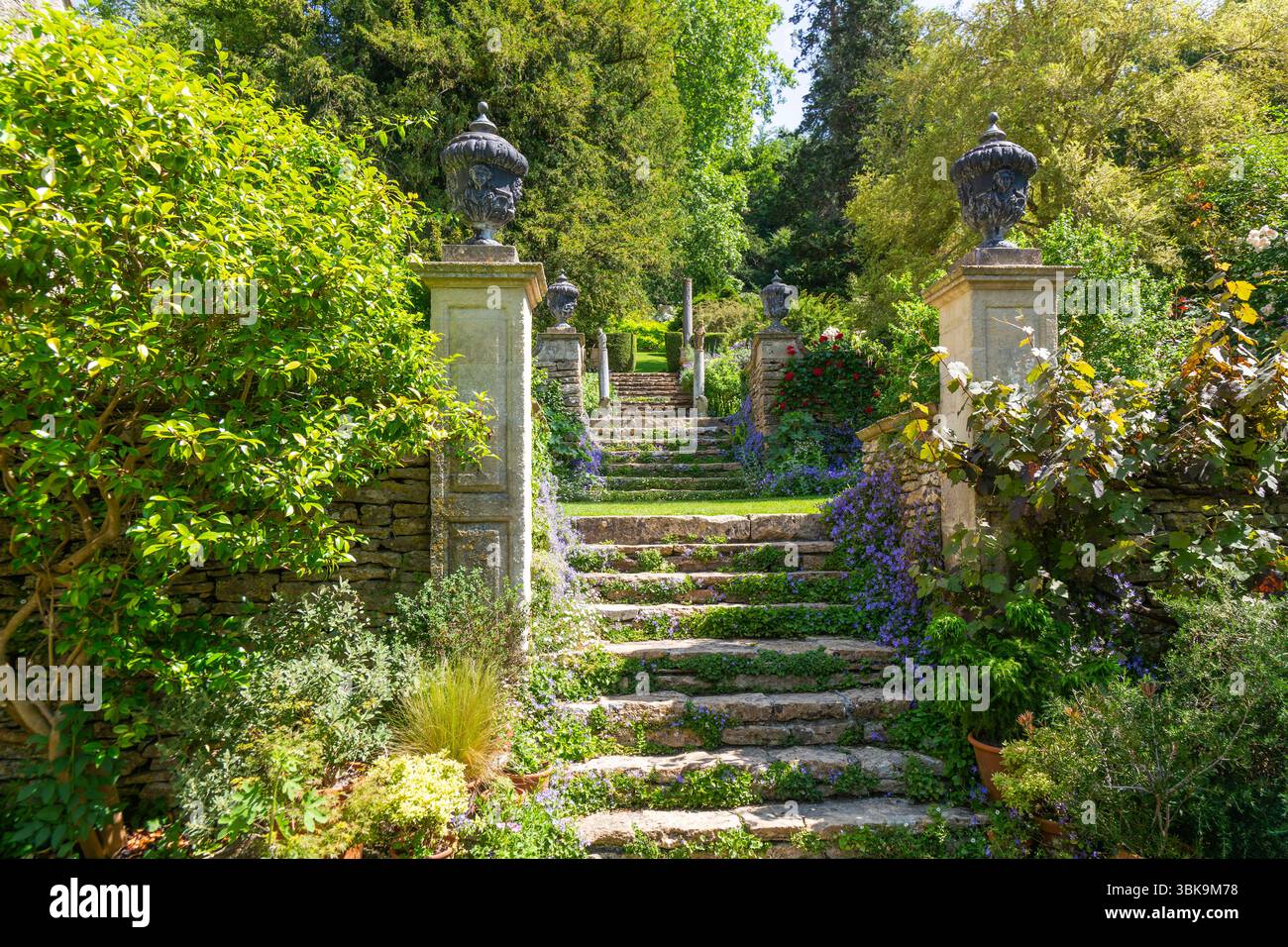 Italianate gardens designed by Harold Ainsworth Peto, Iford Manor ...