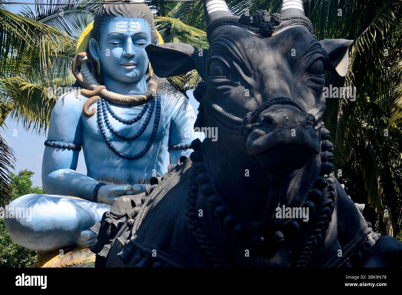 Idol of Lord Shiva with Lord Nandi, Siddhagiri Gramjivan Museum (Kaneri ...
