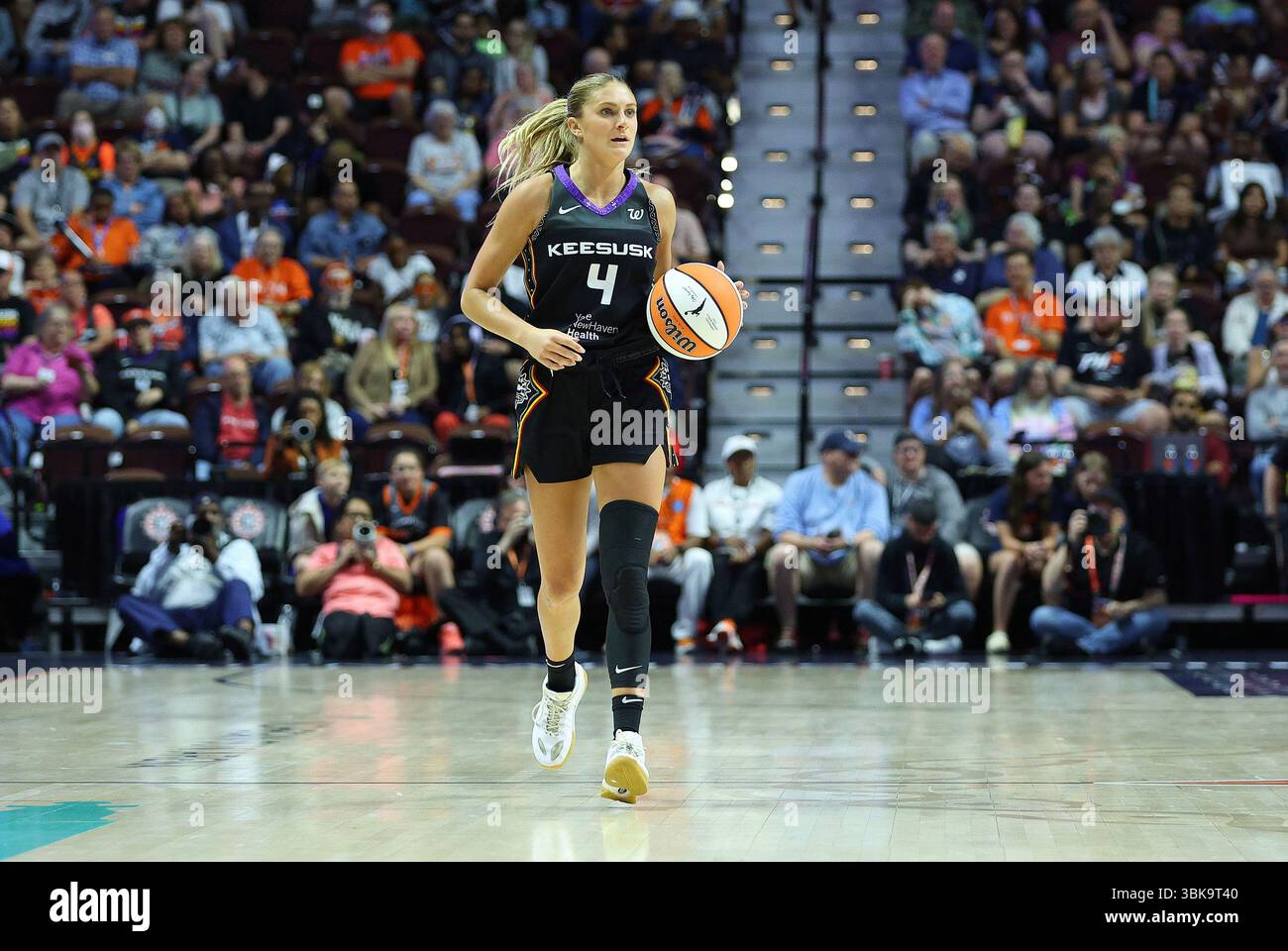 UNCASVILLE, CT - JUNE 18: Connecticut Sun guard Jacy Sheldon (4 ...