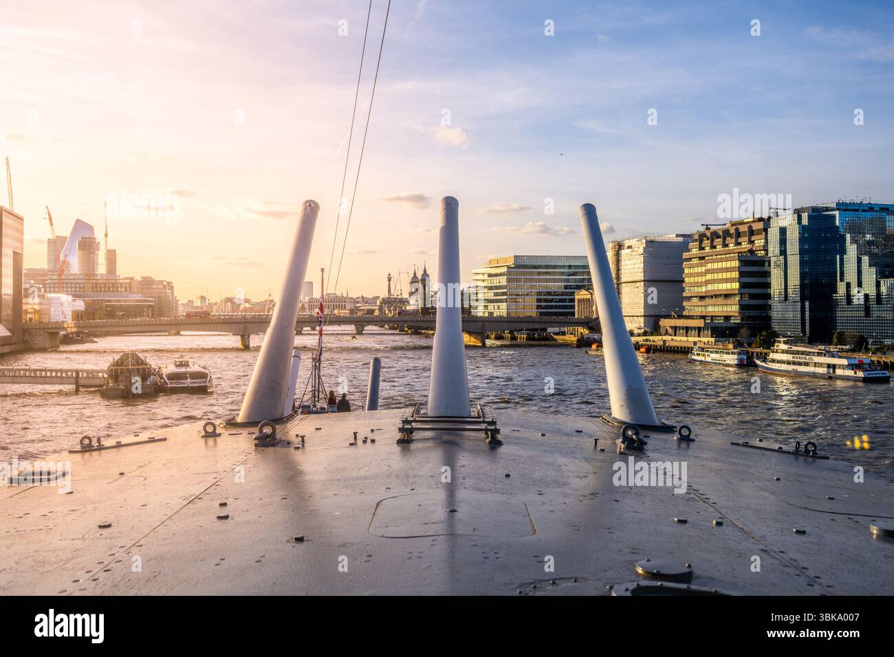 Sun sets over vessels hi-res stock photography and images - Alamy