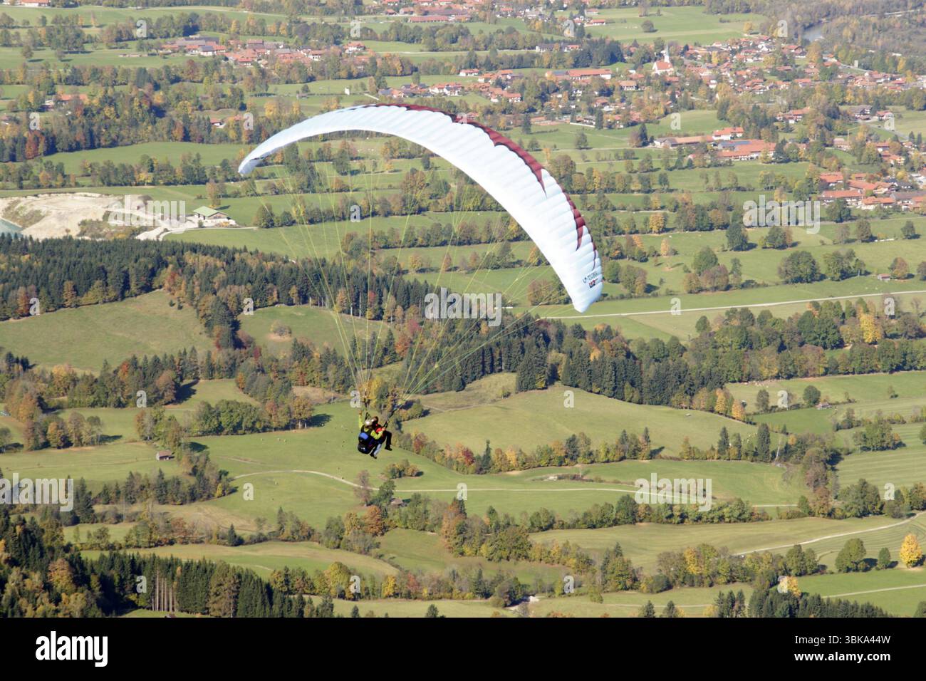 Tandemflug Gleitschirmflug Copyright: xIMAGO/Zoonar.com ...