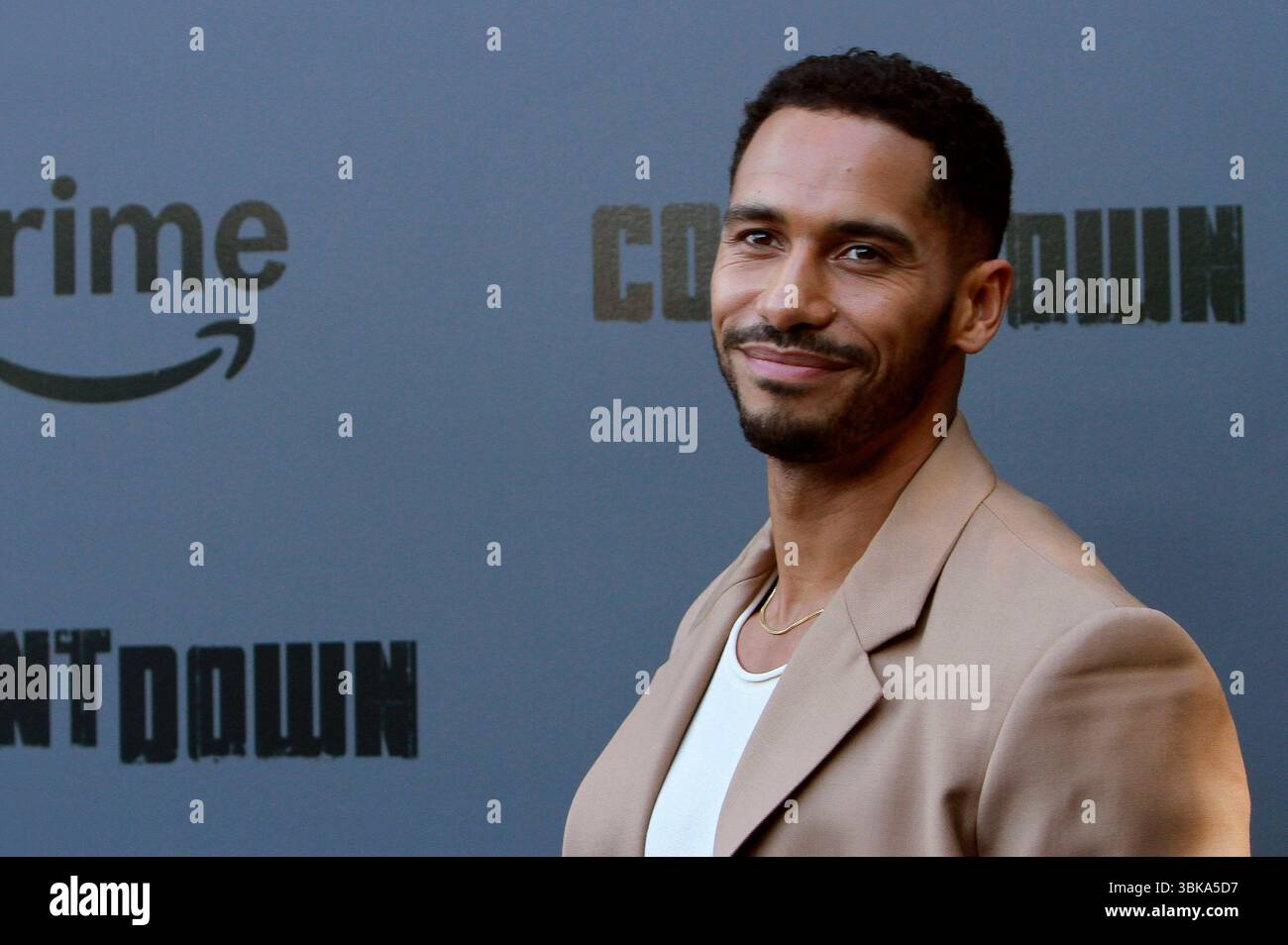 Elliot Knight bei der Premiere der Amazon Prime Video Serie Countdown ...