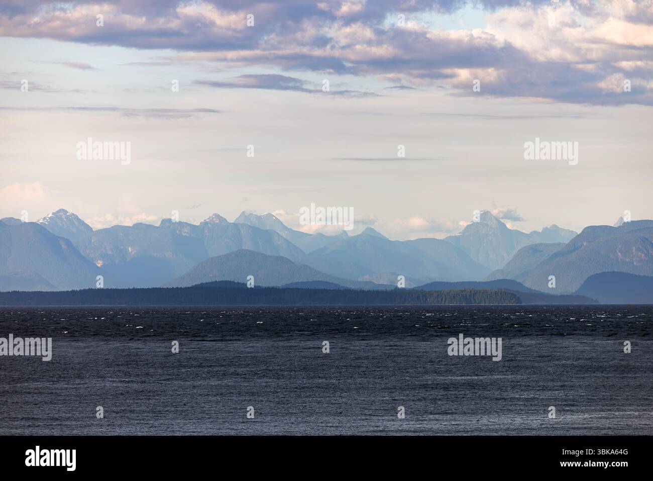 Mountains distant background hi-res stock photography and images - Alamy