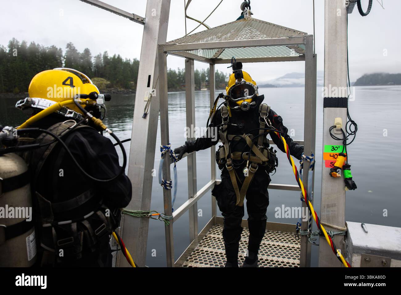 Diving suit deep sea hi-res stock photography and images - Alamy
