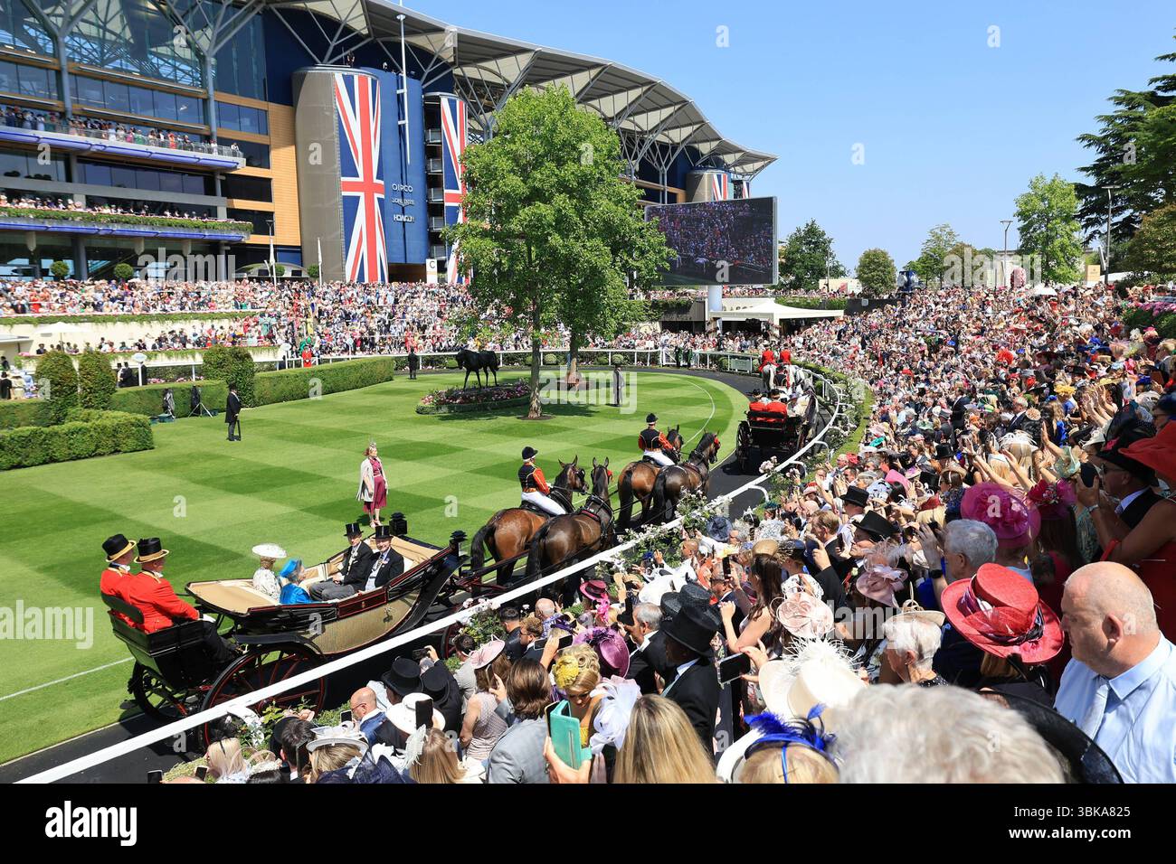 19.06.2025, Ascot, Windsor, GBR - Royal Procession arriving at the ...