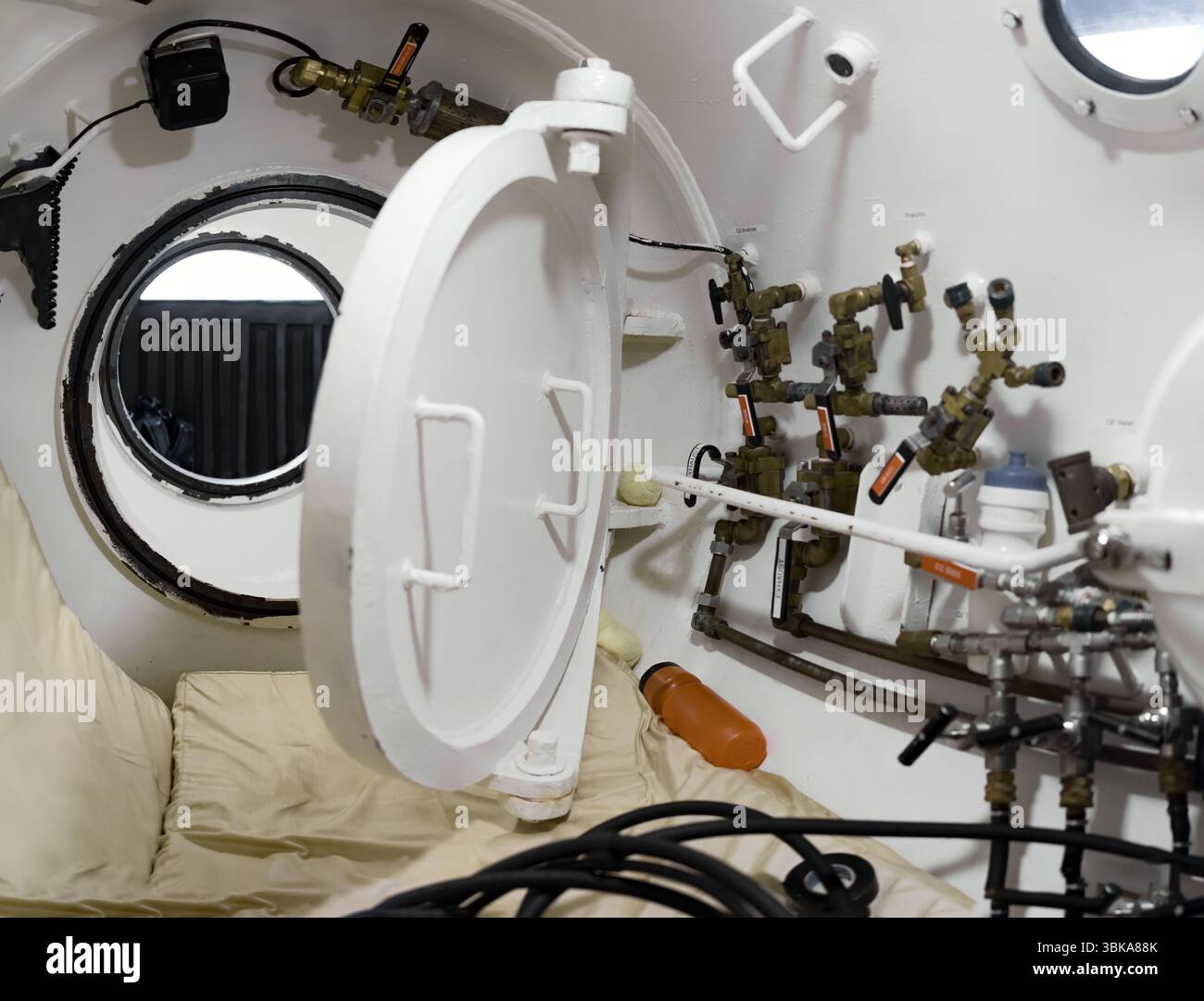 Hyperbaric chamber control hi-res stock photography and images - Alamy