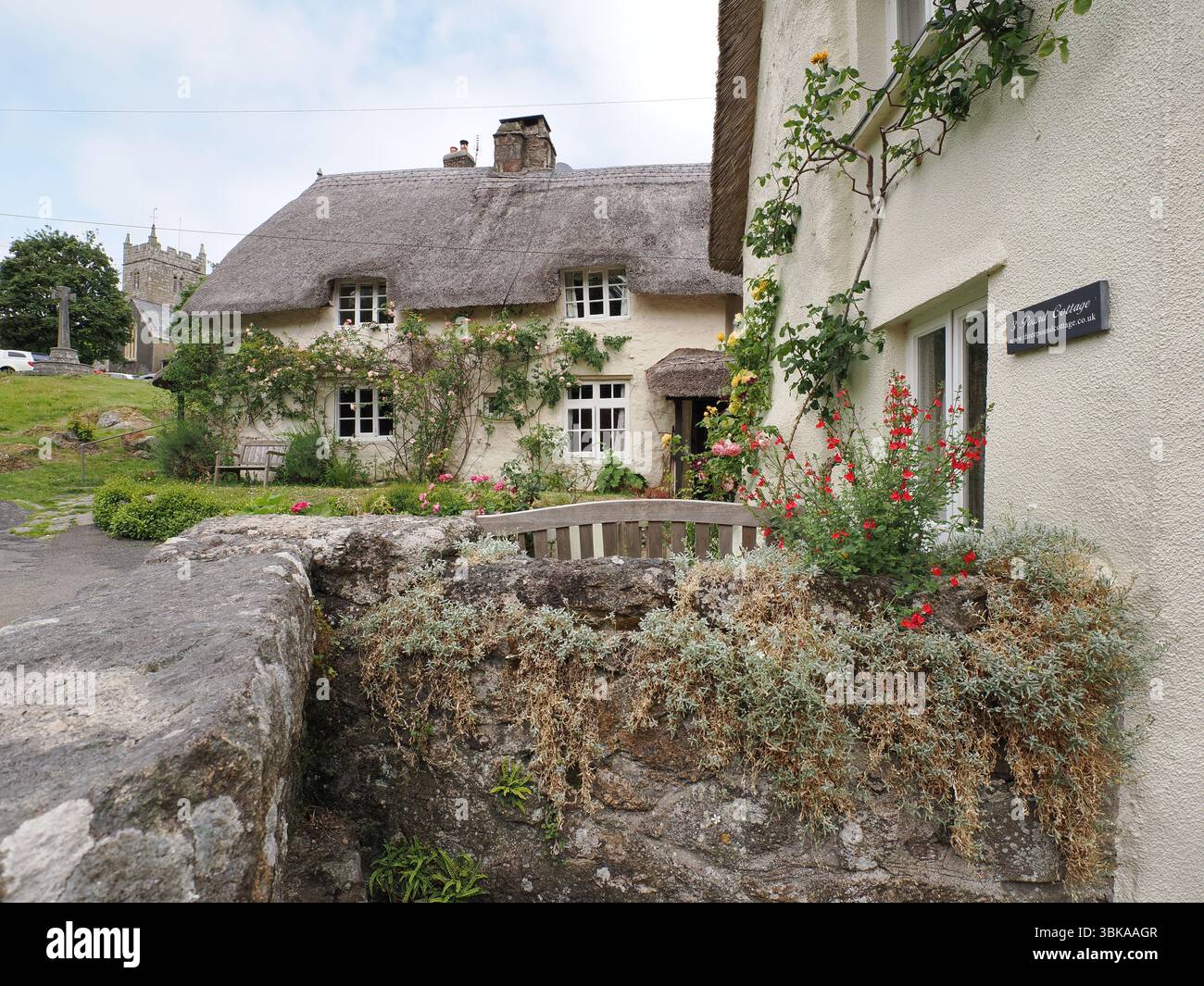 Lustleigh, Devon, England. Traditional thatched cottages in the pretty ...