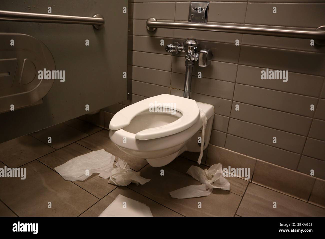 Unsanitary washroom hi-res stock photography and images - Alamy