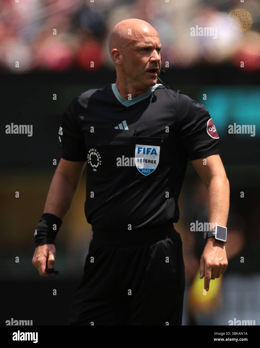 New Jersey, USA. 19th June, 2025. The Referee Anthony Taylor during the ...