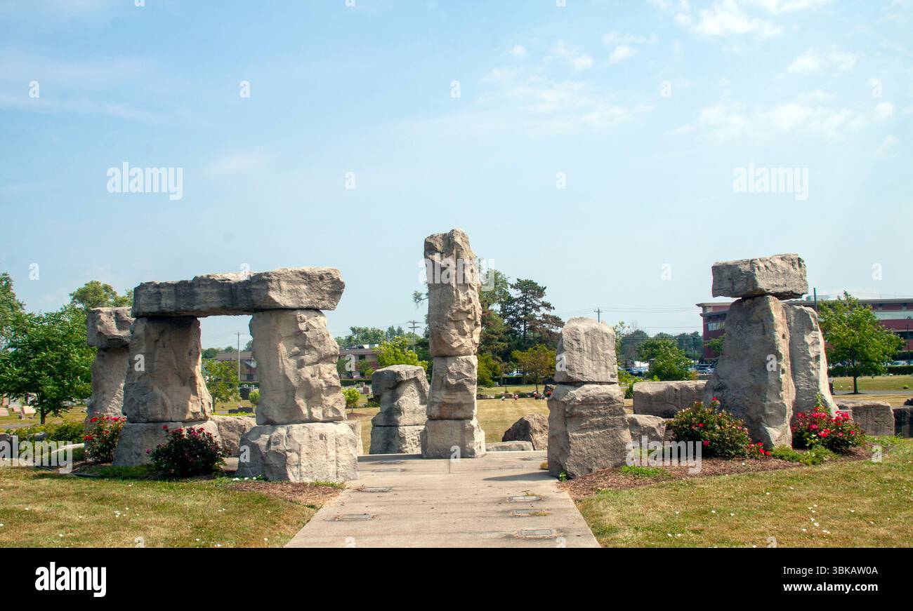 Cemetery Stonehenge replica in Cheektowaga, New York—gravestones ...