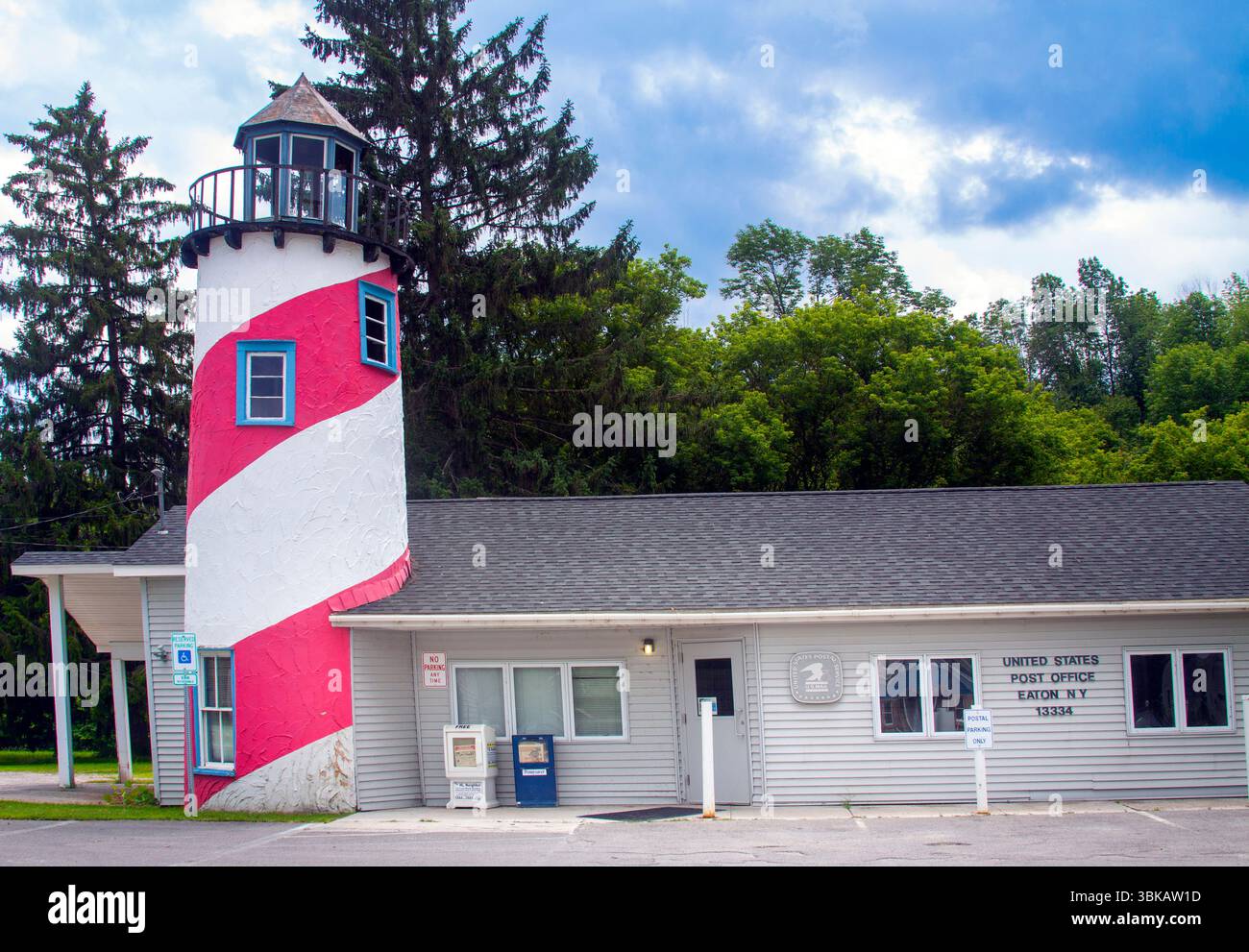 Unique small town buildings hi-res stock photography and images - Alamy
