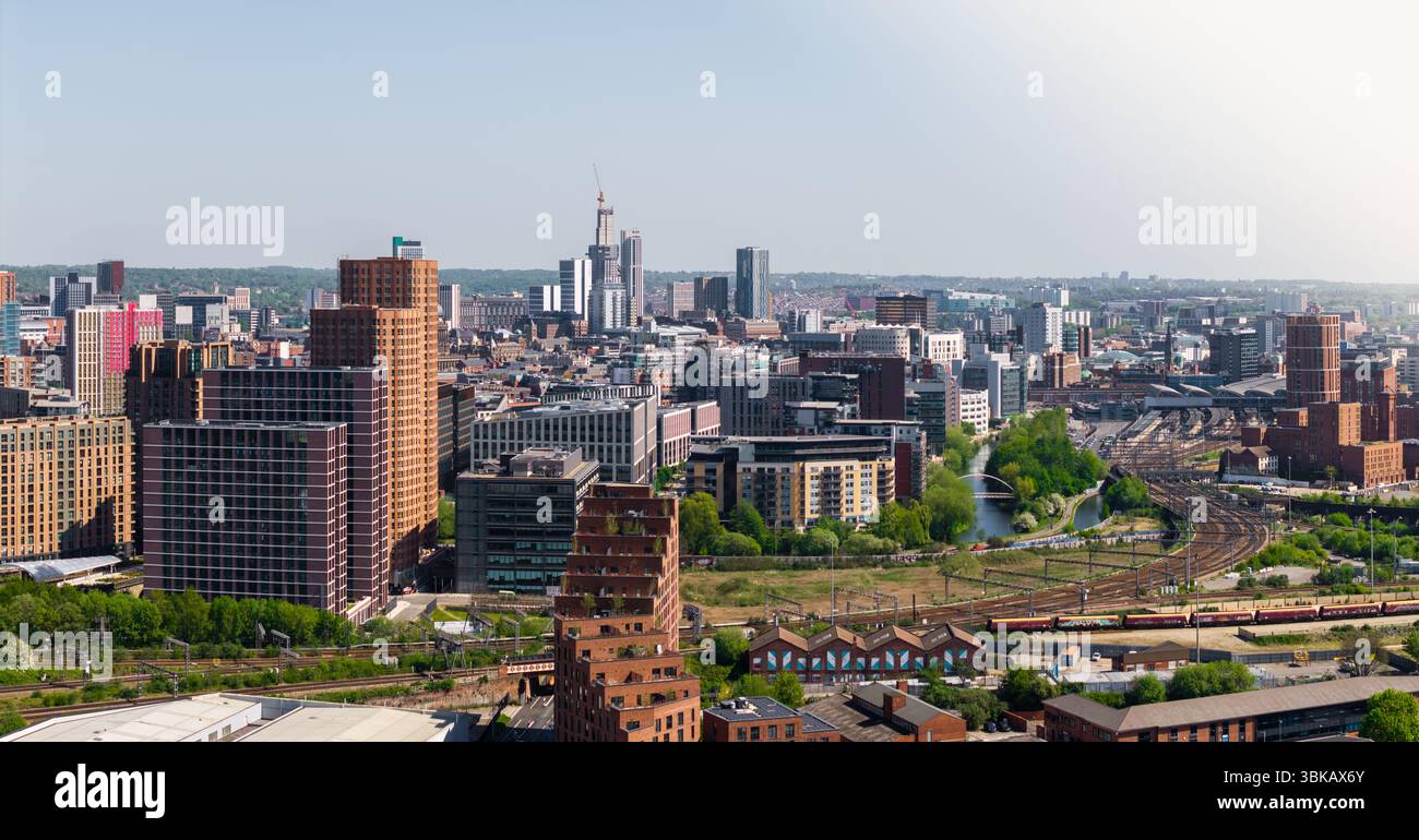 Leeds train station construction hi-res stock photography and images ...