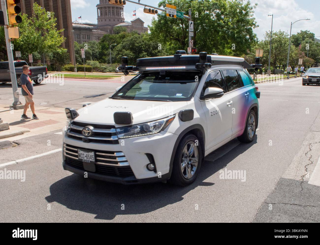 Zoox-branded Toyota Highlanders outfitted as robotaxis are being tested ...