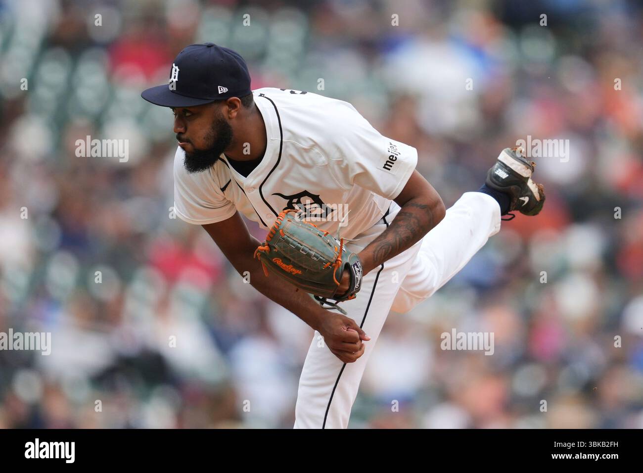 Detroit Tigers pitcher Dylan Smith throws against the Pittsburgh ...