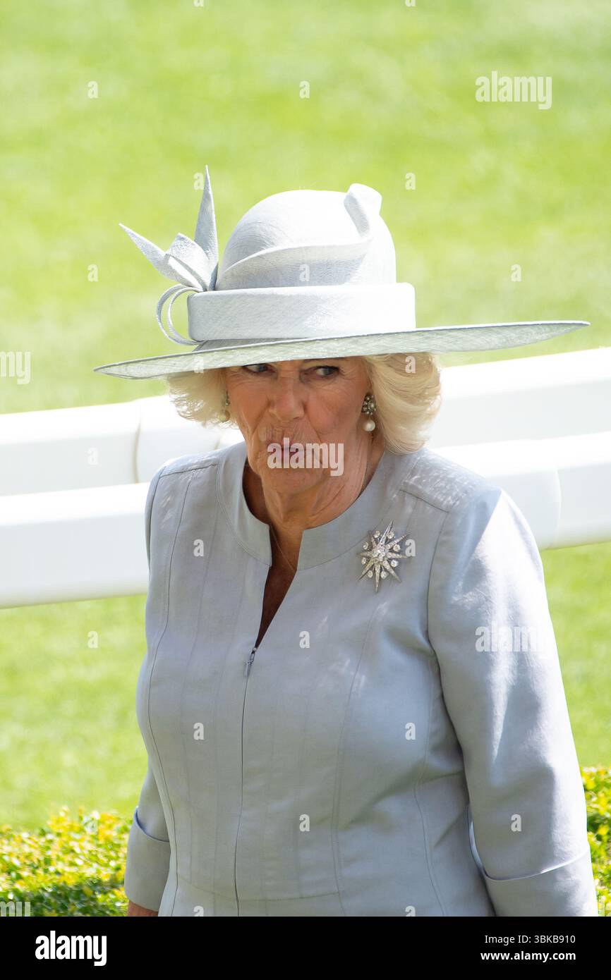 Ascot, Berkshire, UK. 19th June, 2025. The Queen and members of the ...