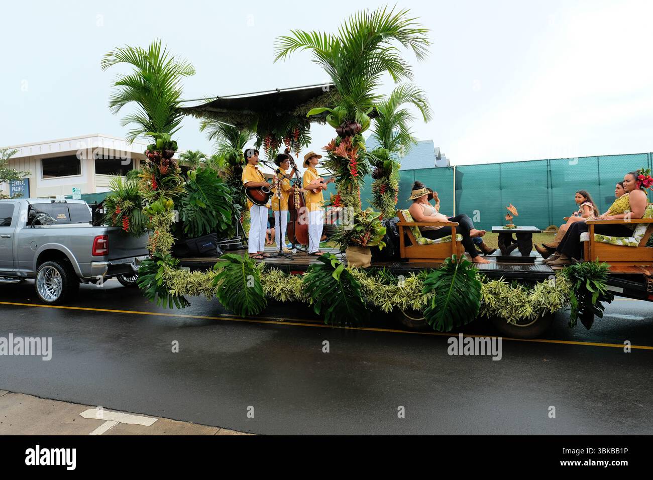 King kamehameha celebration floral parade hi-res stock photography and ...