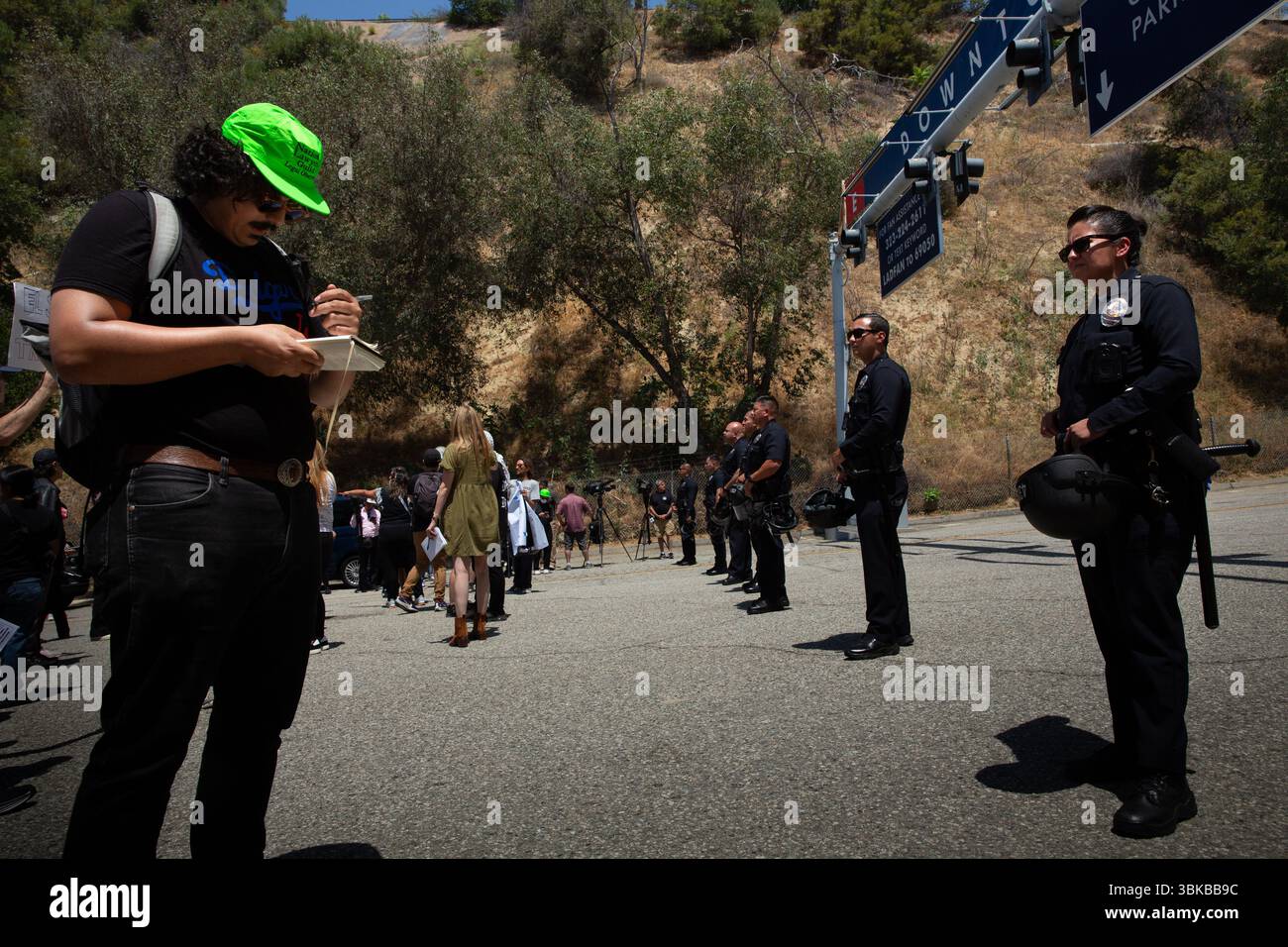 Los Angeles, USA. 20th June, 2025. A legal observer from the National ...