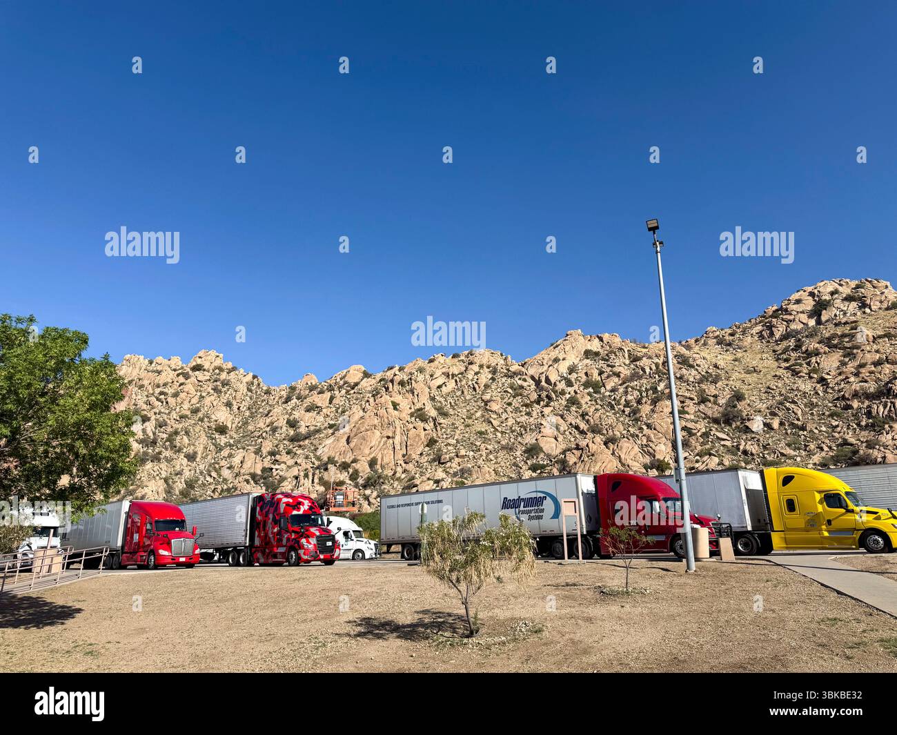 Trucks at the Texas Canyon Rest area I-10 West in Arizona Stock Photo ...