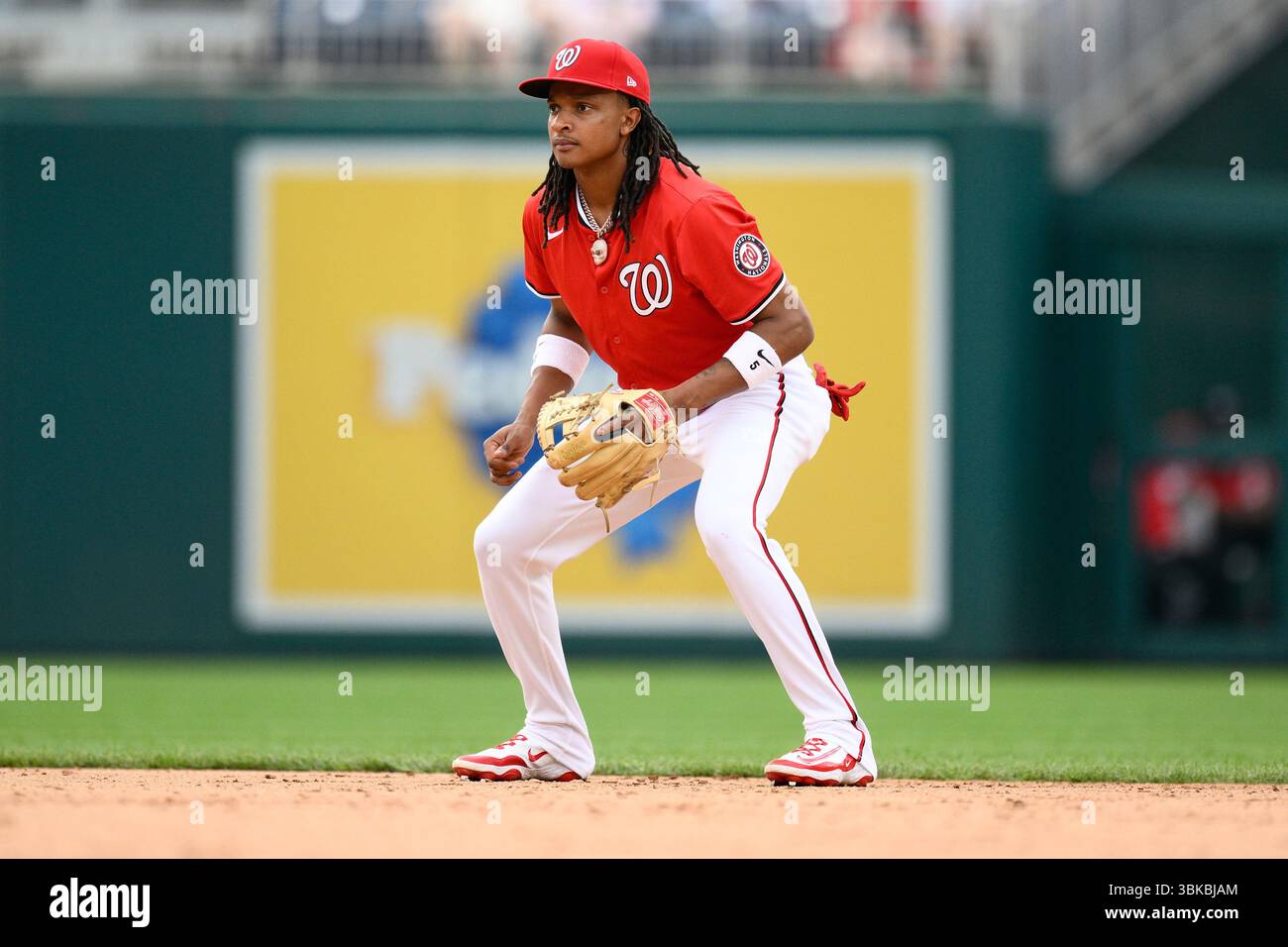 Washington Nationals shortstop CJ Abrams (5) in action during a ...