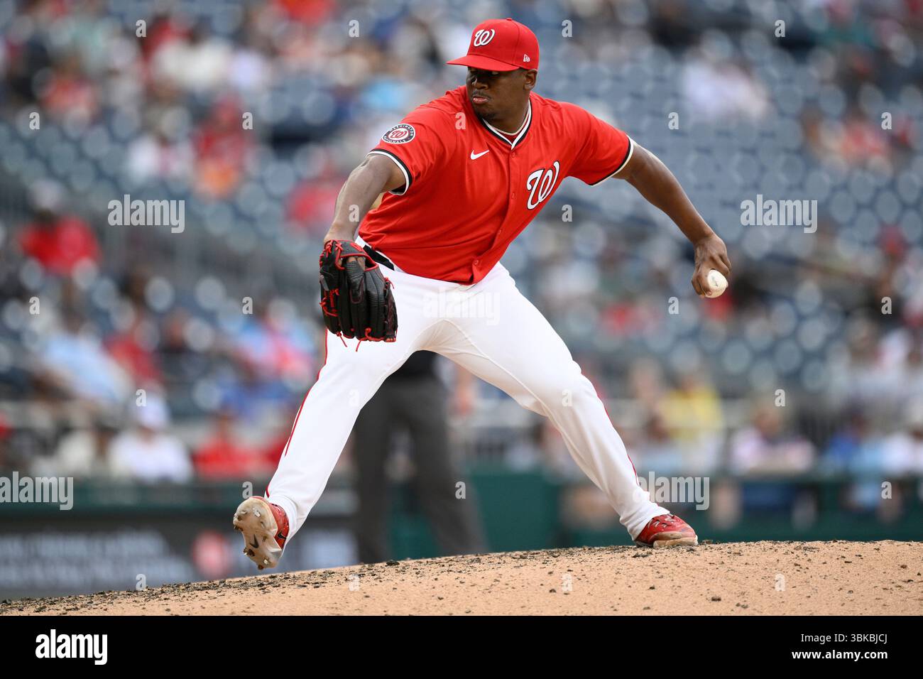 Washington Nationals relief pitcher Jose Ferrer (47) in action during a ...