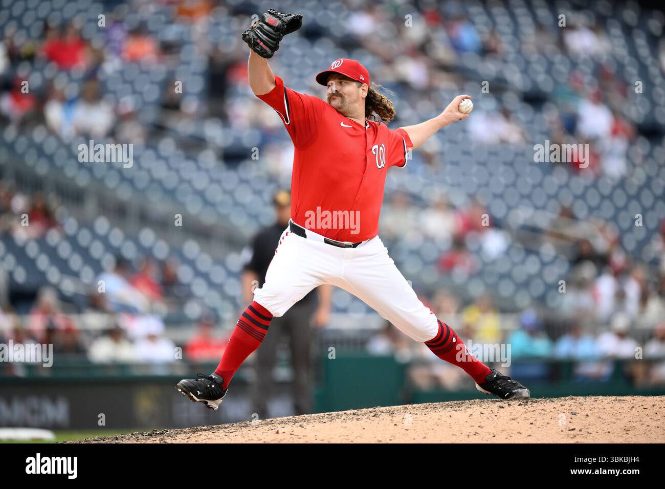 Washington Nationals relief pitcher Andrew Chafin (53) in action during ...