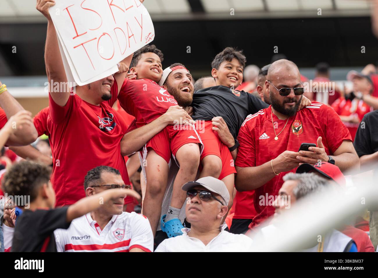 Al ahly fans egypt hi-res stock photography and images - Alamy