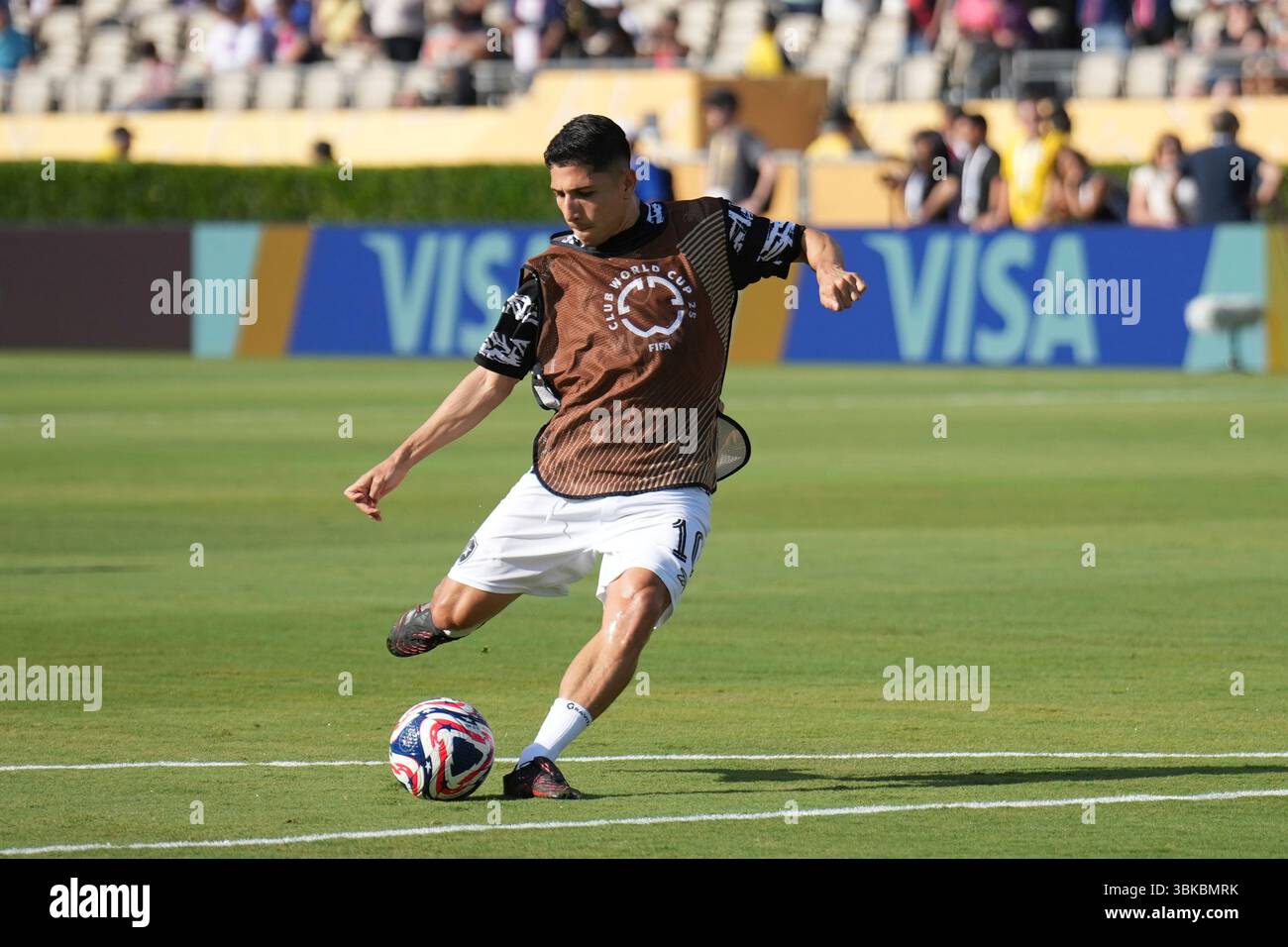 Botafogo's Jefferson Savarino warms up before the Club World Cup group ...