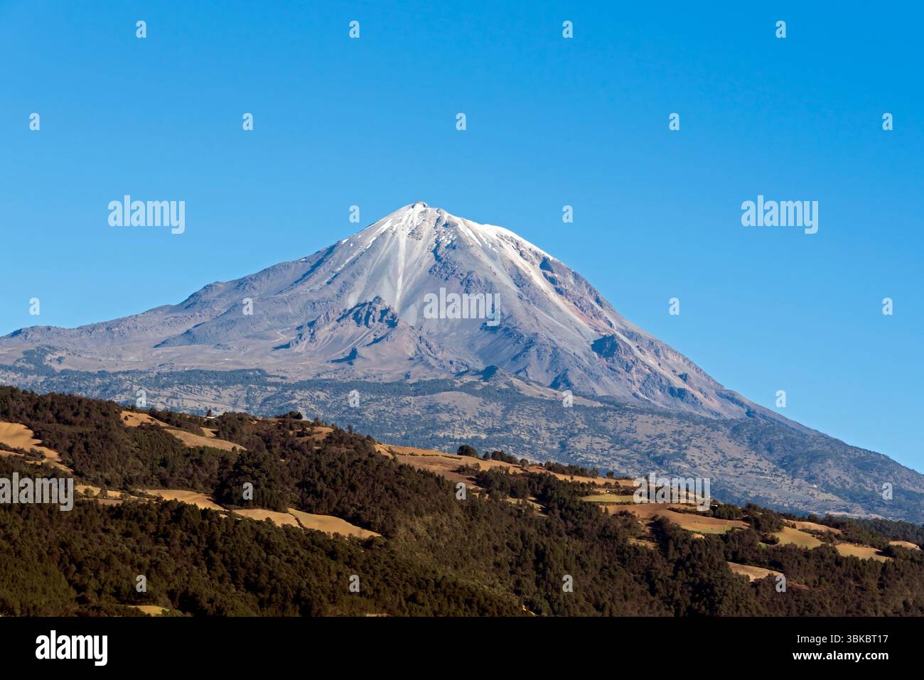 A view to "Pico de Orizaba" mountain, Veracruz, Mexico Stock Photo - Alamy