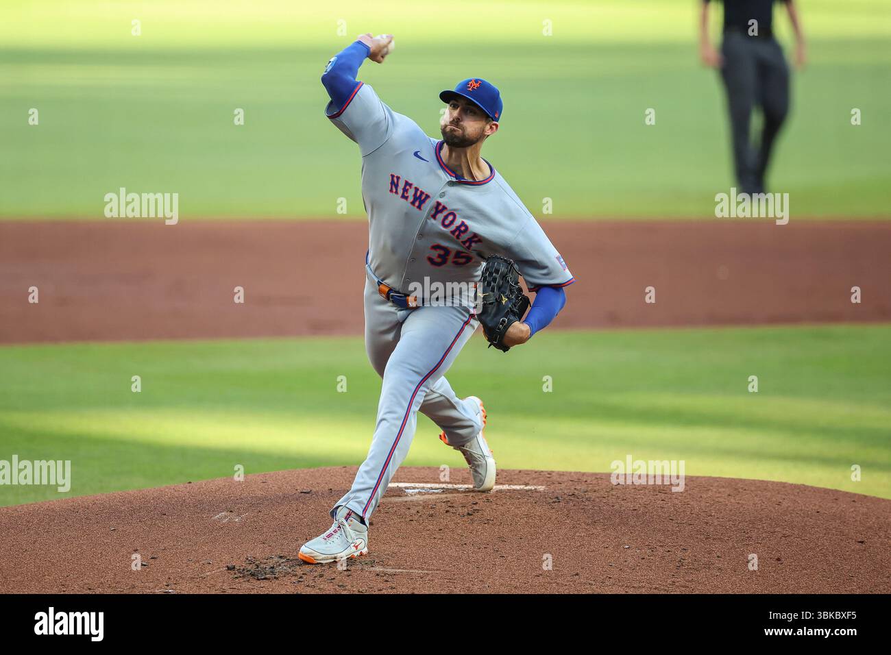 New York Mets pitcher Clay Holmes (35) delivers in the first inning of a baseball game against ...