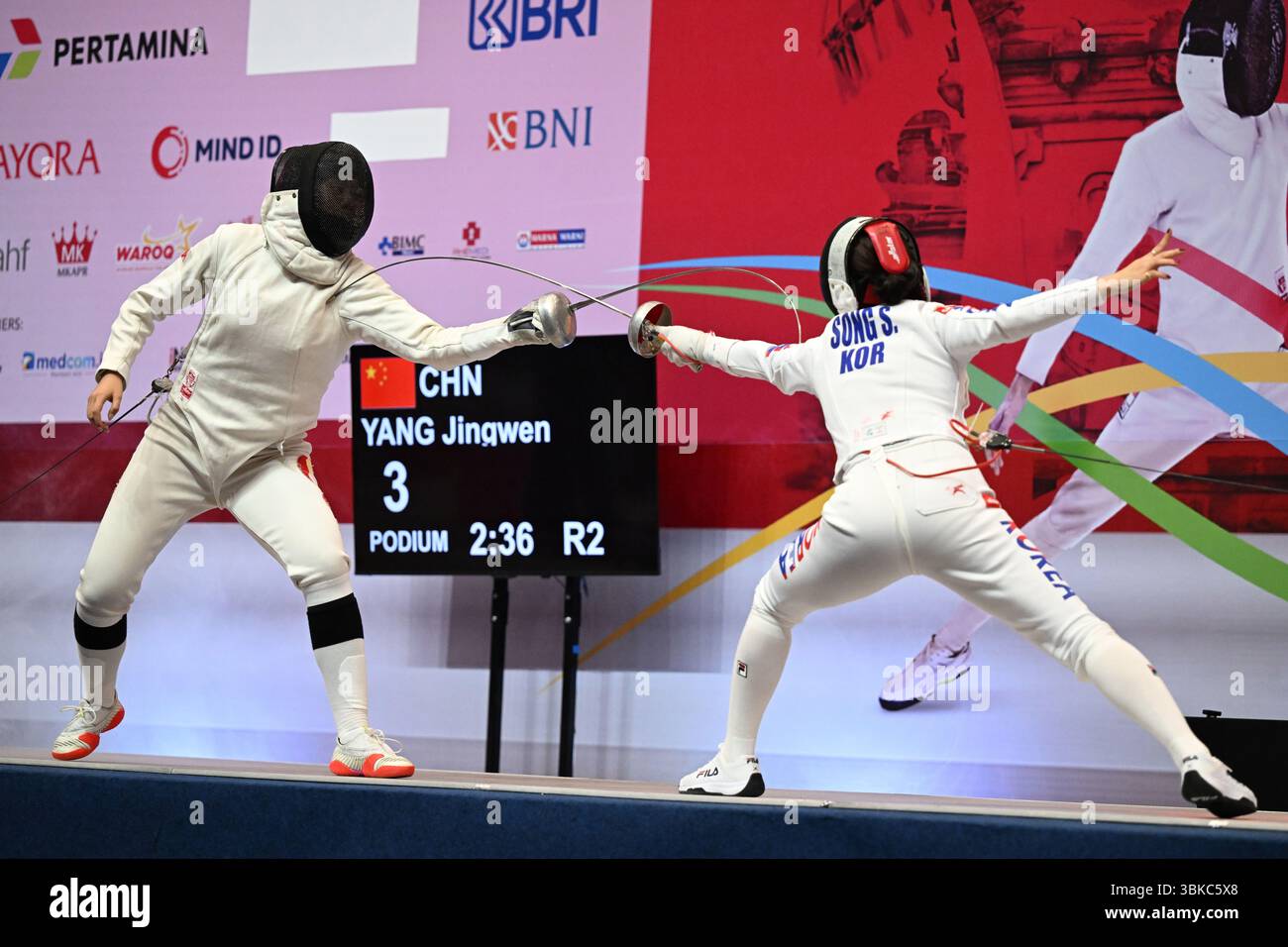 South Koreas Song Se-ra (R) fights against China's Yang Jingwen during ...