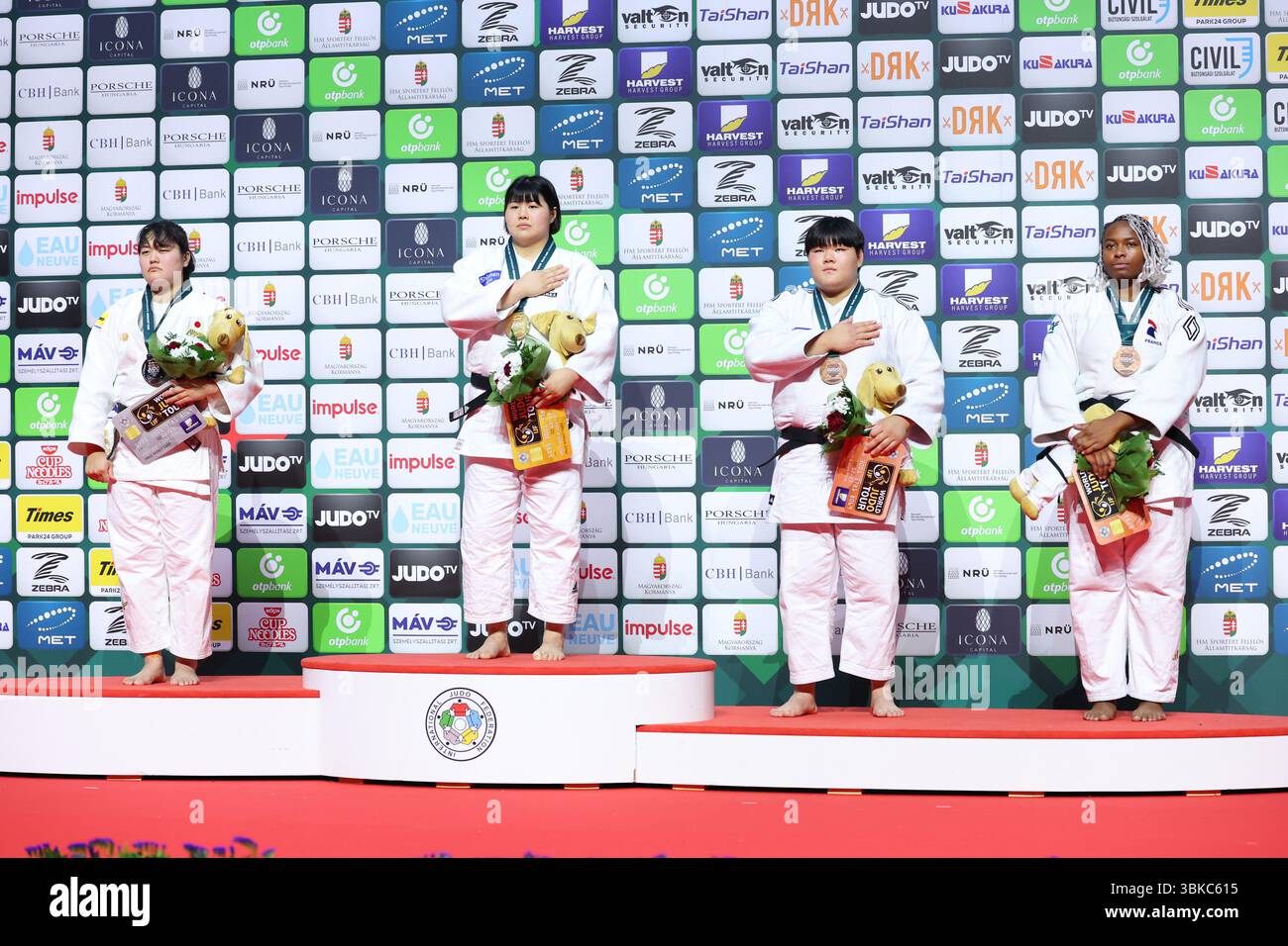 (L-R) Mao Arai (JPN), KIM Hayun (KOR), LEE Hyeonji (KOR), Romane Dicko ...