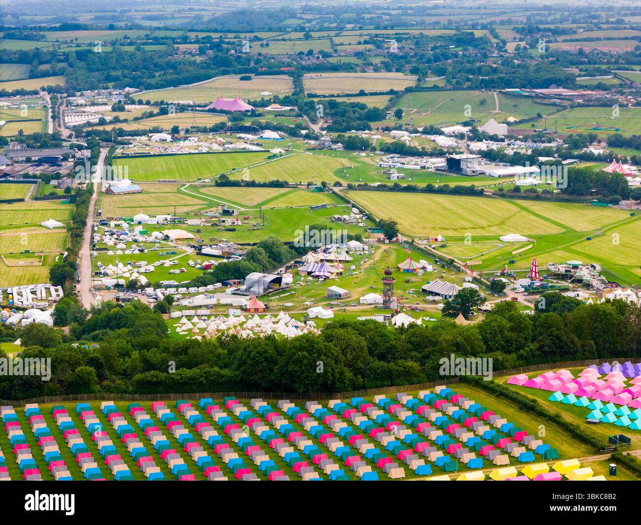 Credit worthy hi-res stock photography and images - Alamy
