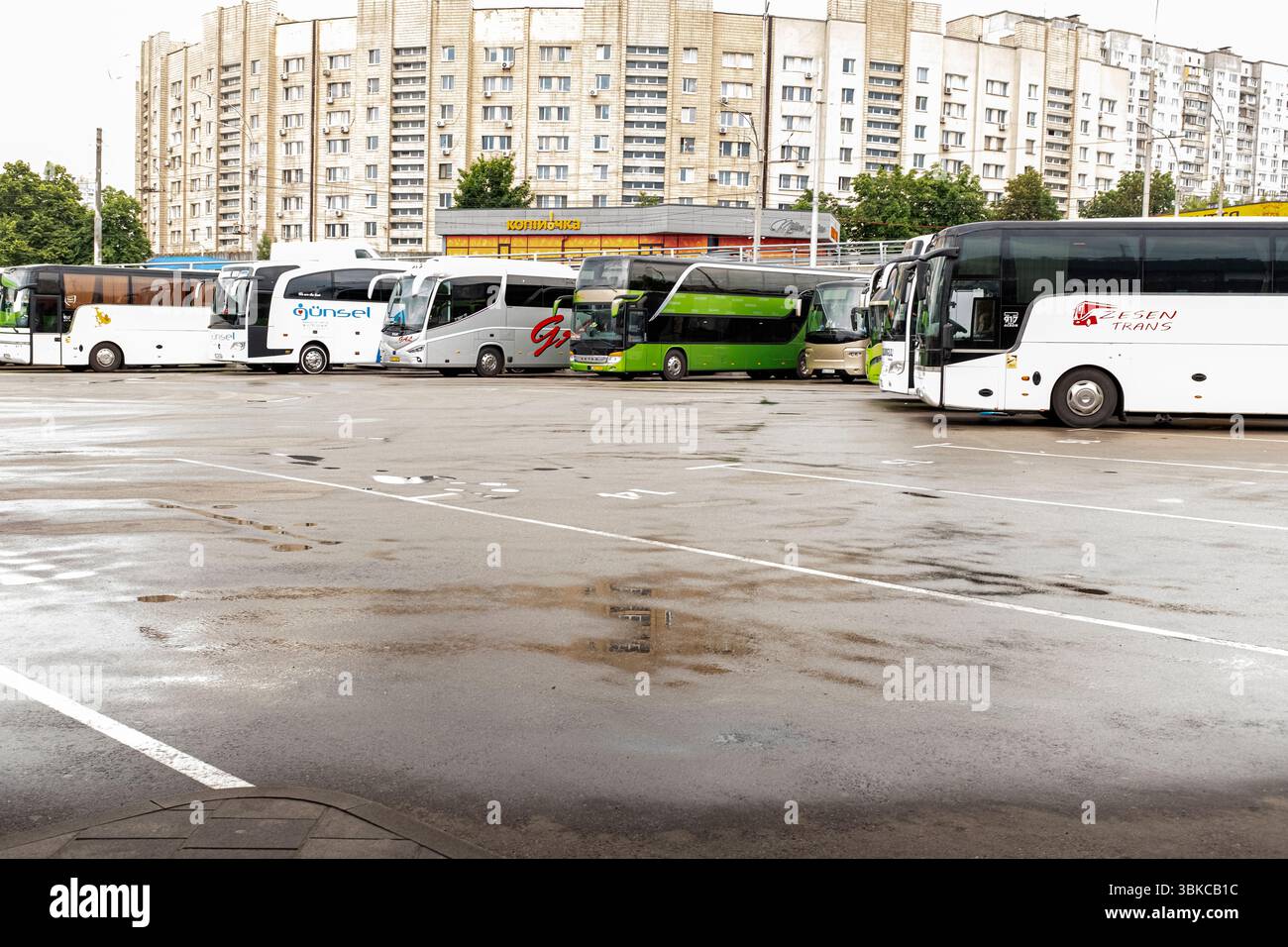 Bus departs from station hi-res stock photography and images - Alamy