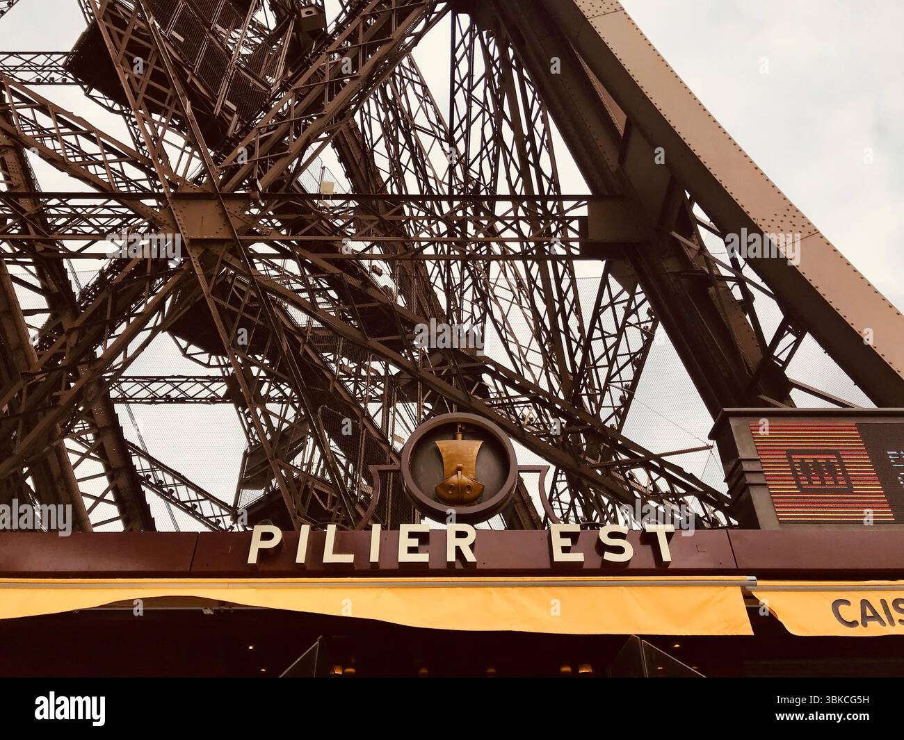 Eiffel Tower East Pillar Structure, Paris Stock Photo - Alamy