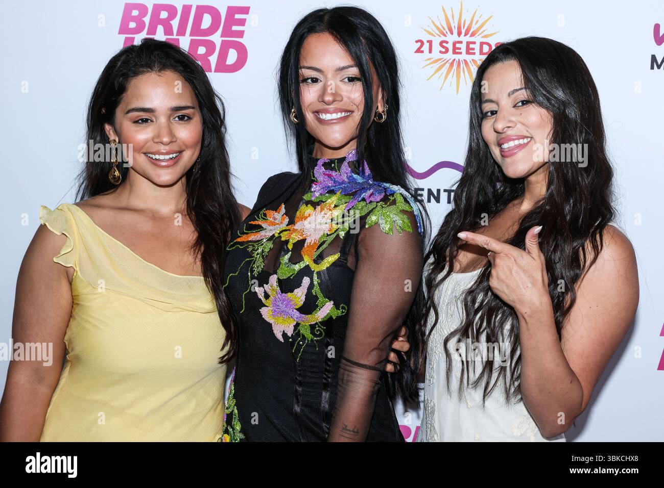 LOS ANGELES, CALIFORNIA, USA - JUNE 18: Sisters/American actresses ...