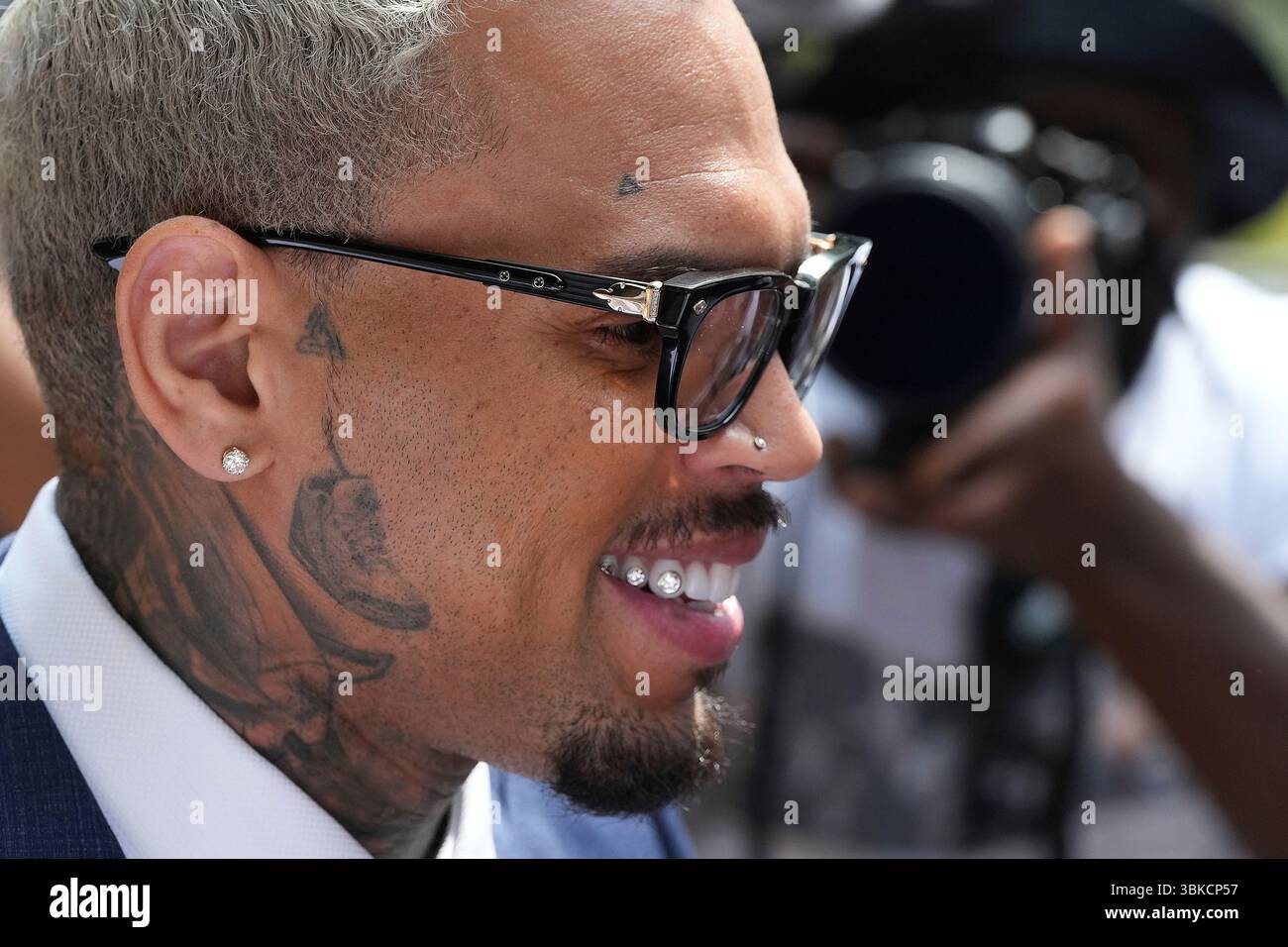 US R&B singer Chris Brown leaves Southwark Crown Court after attending ...