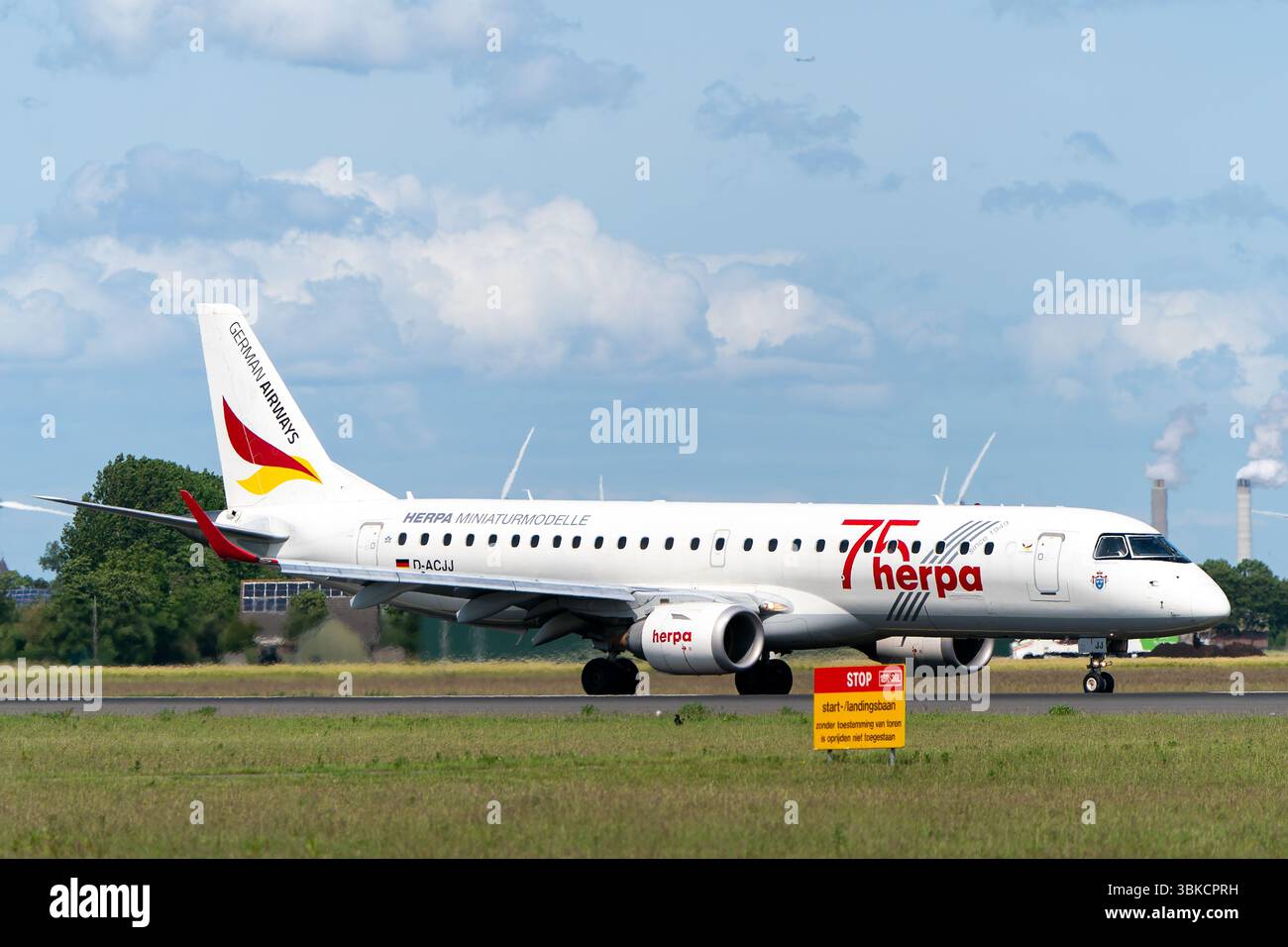 VIJFHUIZEN, NETHERLANDS - JUNE 4: An Embraer E190LR of German Airways ...