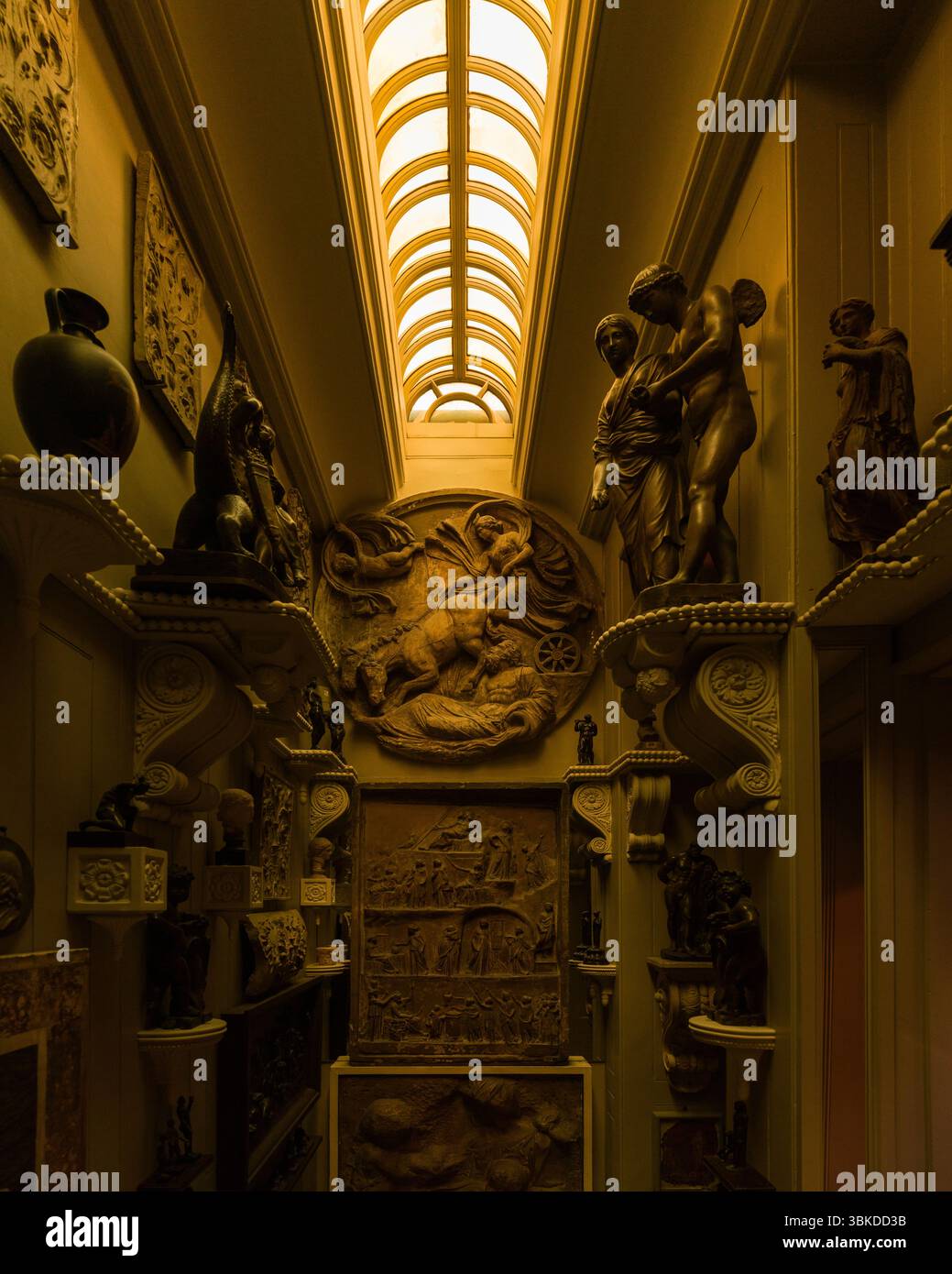 Intimate museum hi-res stock photography and images - Alamy