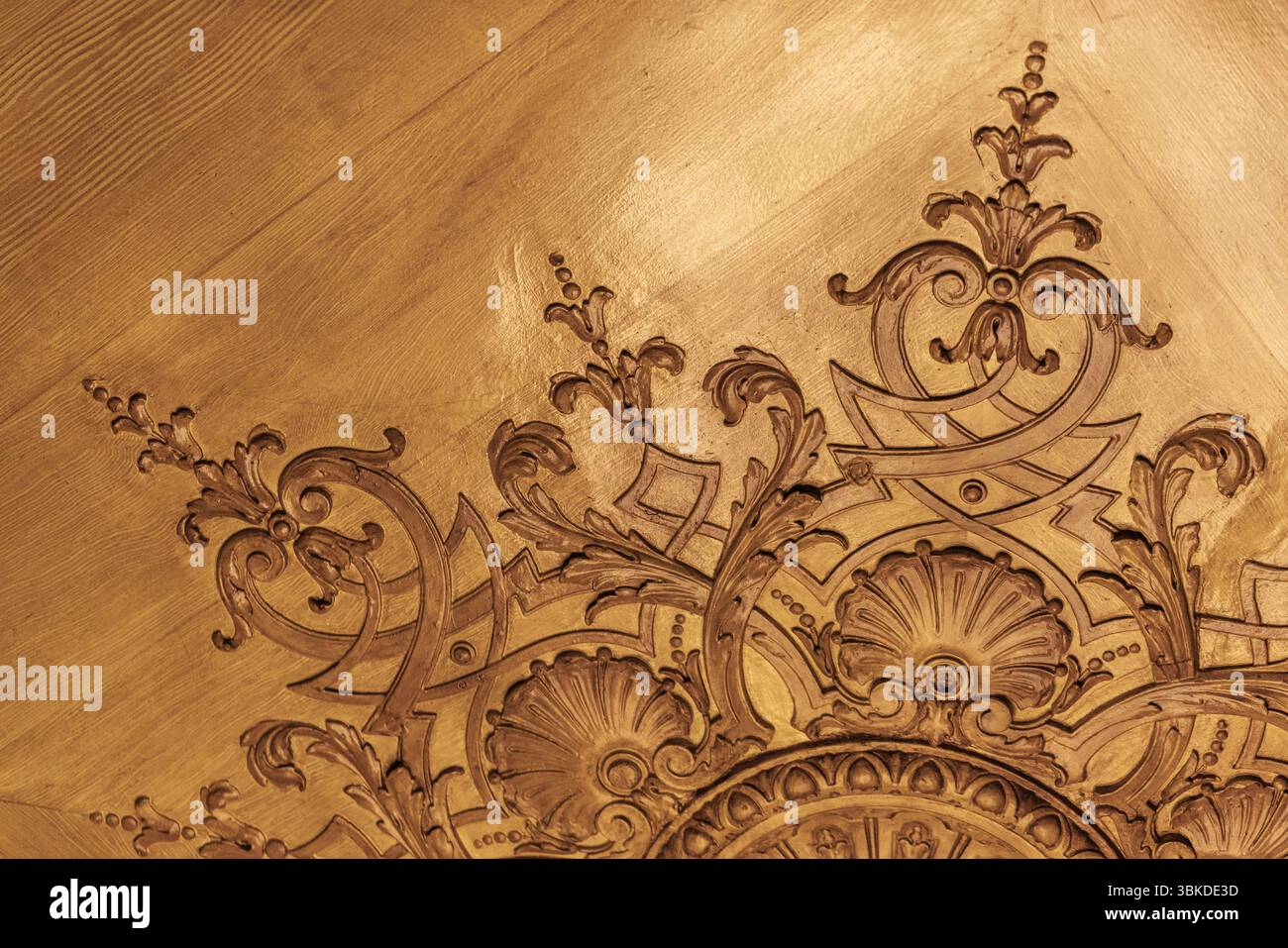 Wooden carved furniture hi-res stock photography and images - Alamy
