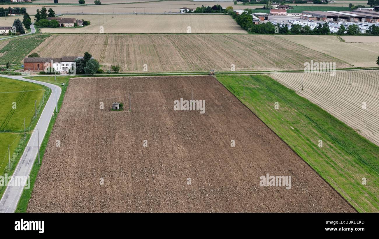 Po valley farm house hi-res stock photography and images - Alamy