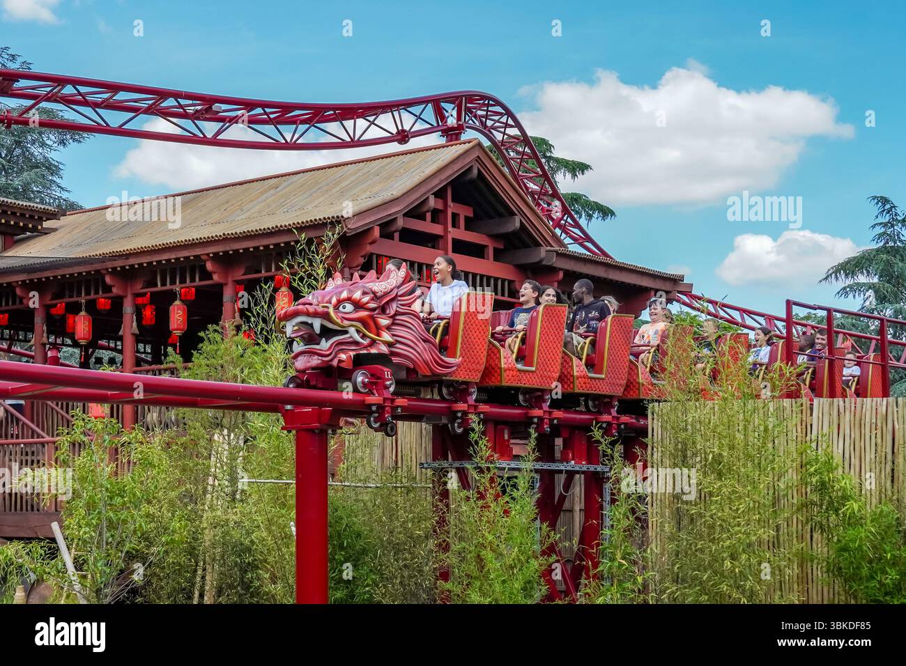 How to train your dragon 2025 hi-res stock photography and images - Alamy
